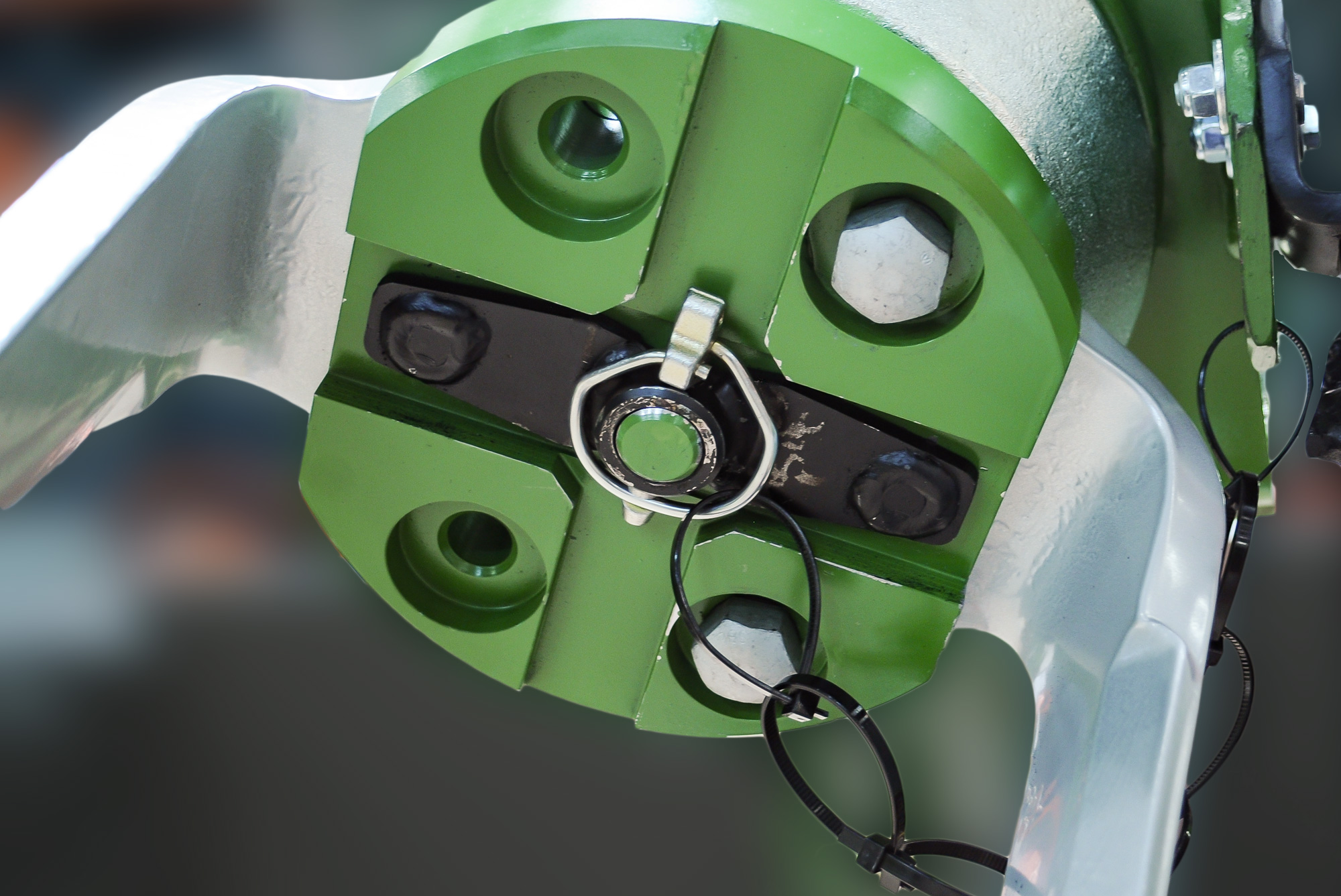 Celli displays its new quick-release system for power harrow knives ...